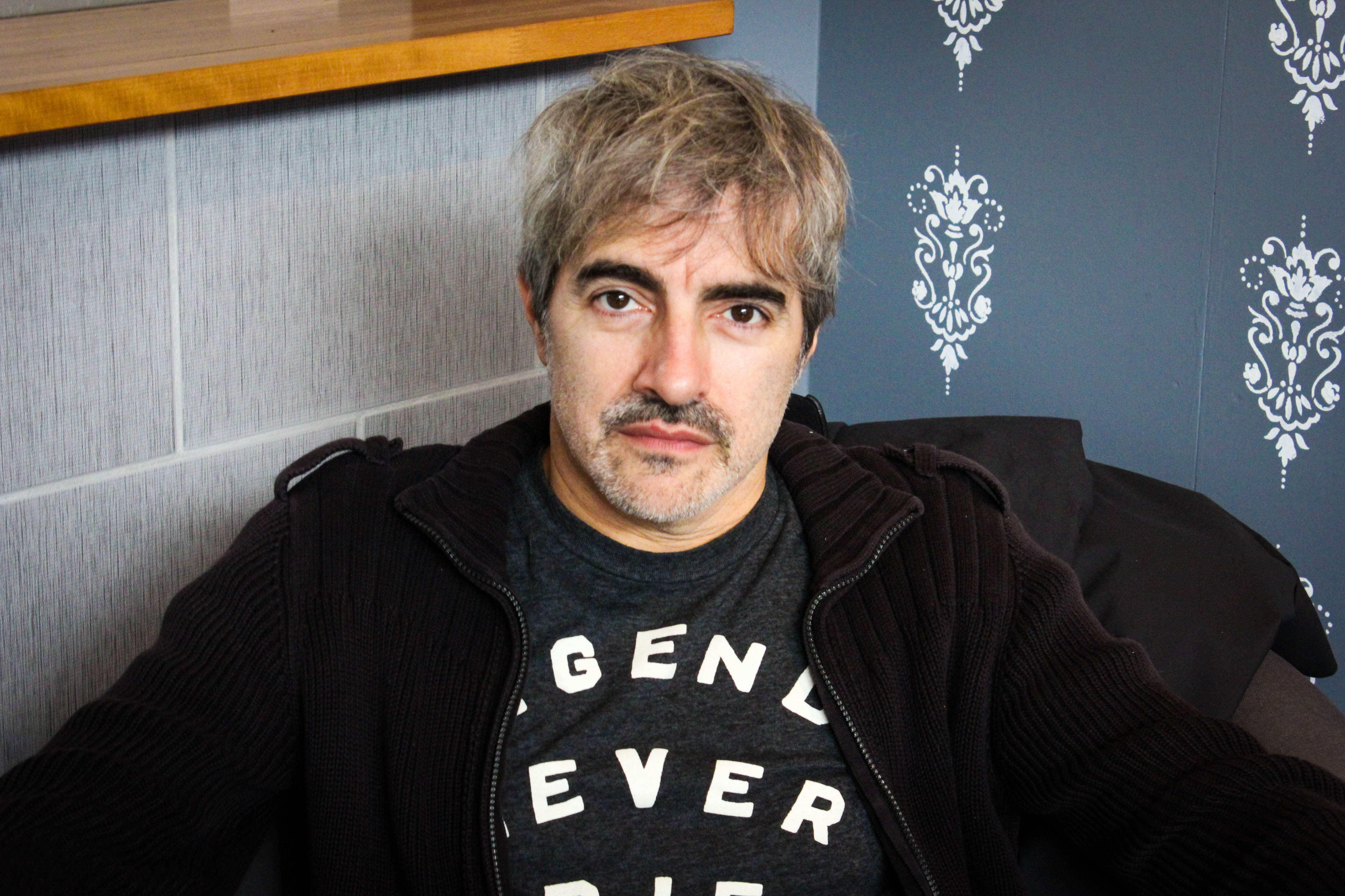 Entrevue avec Daran | Un projet guitare-voix introspectif | Sors-tu.ca